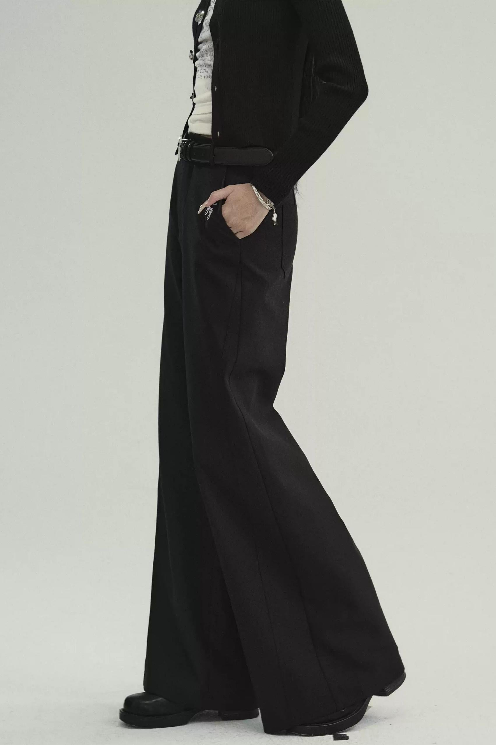 Draped Straight-Leg Commuter Pants – UrbanSheek