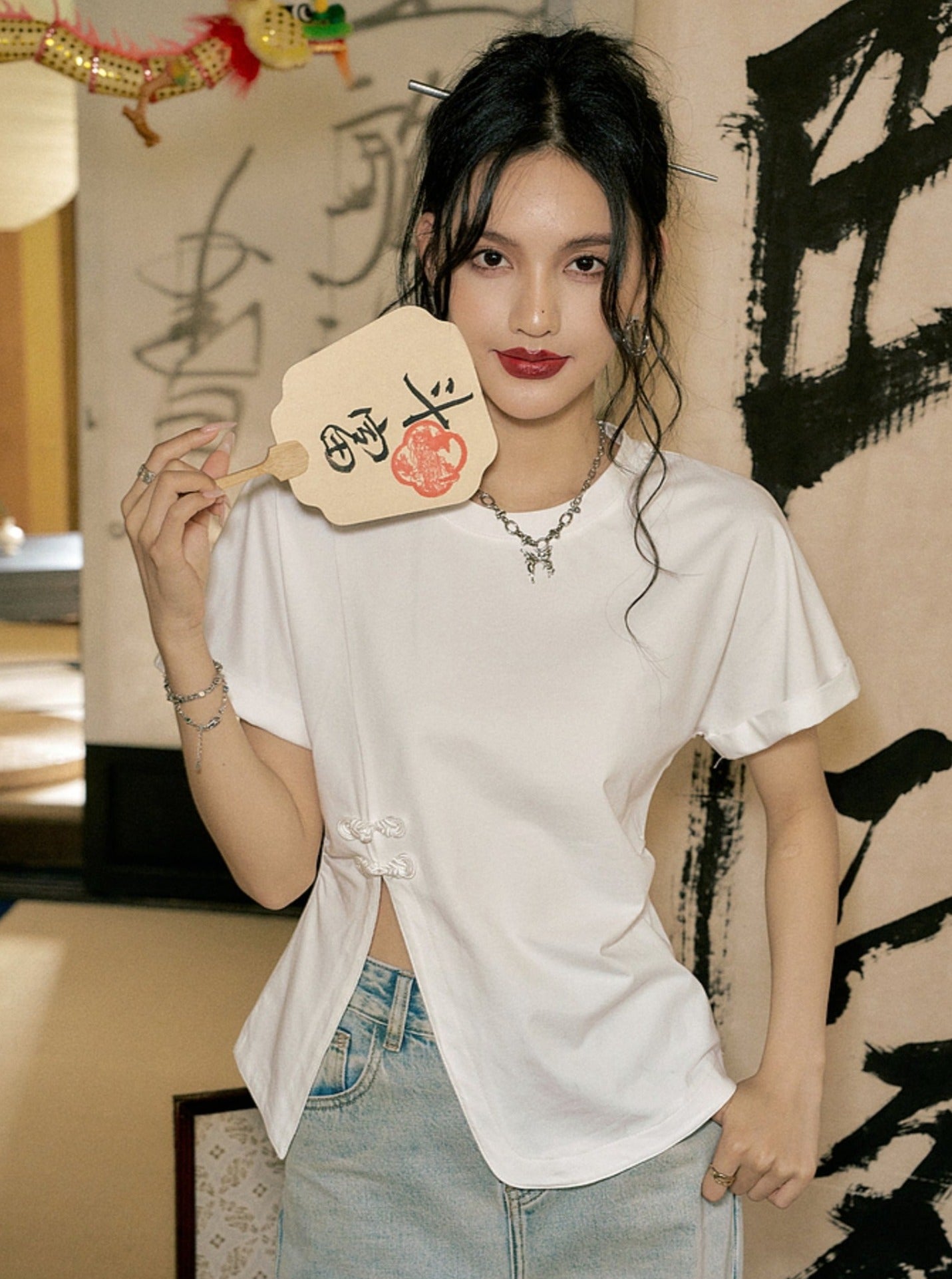 T-shirt avec boucle en disque fendu rose – UrbanSheek